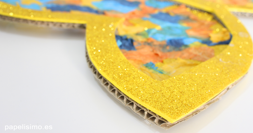 Detalle-cómo-hacer-alas-de-hada-de-cartón-y-goma-eva - Papelisimo